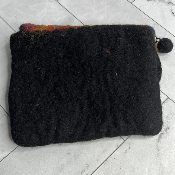 Bags | Nwt Handmade Felt Wool Coin Purse Zip Closure With Flap Round ...